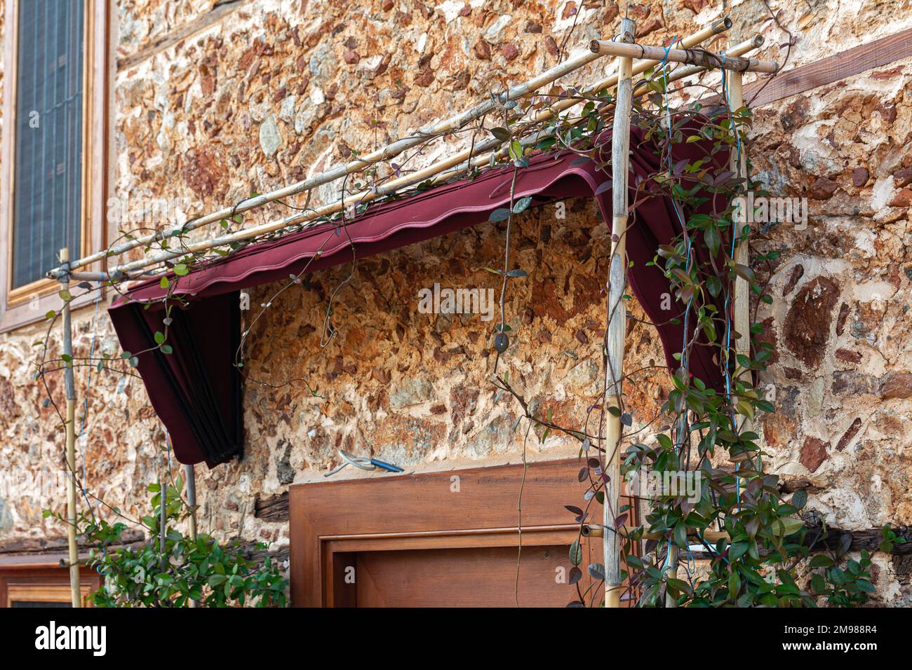 Traditional rough stone building hi-res stock photography and images ...