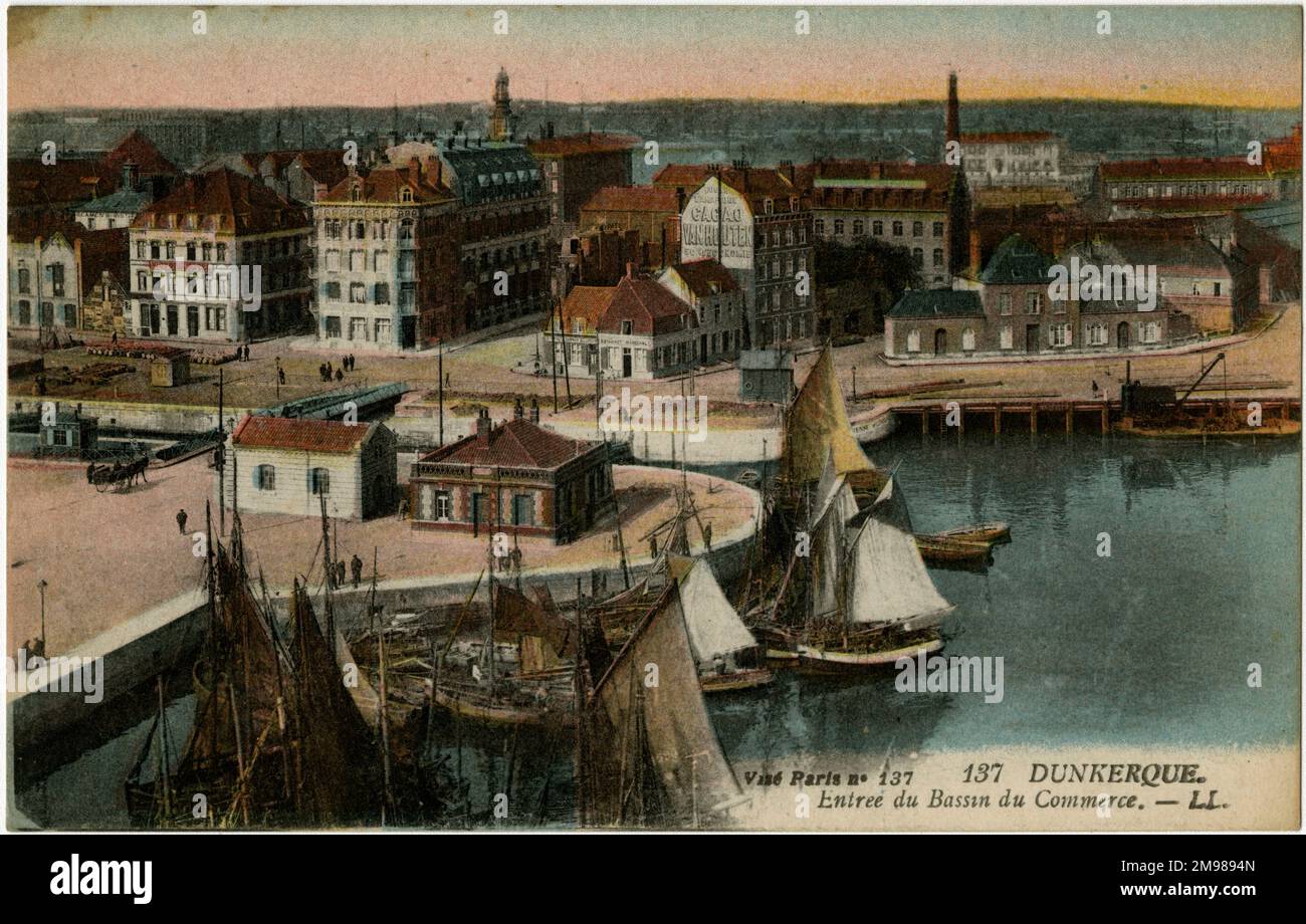 Aerial view docks hi-res stock photography and images - Alamy