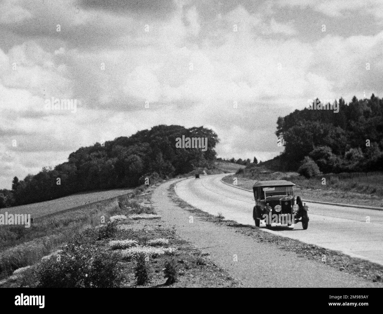 1930s countryside road car hi-res stock photography and images - Alamy