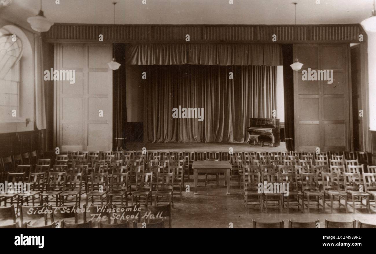 School hall stage curtains hi-res stock photography and images - Alamy