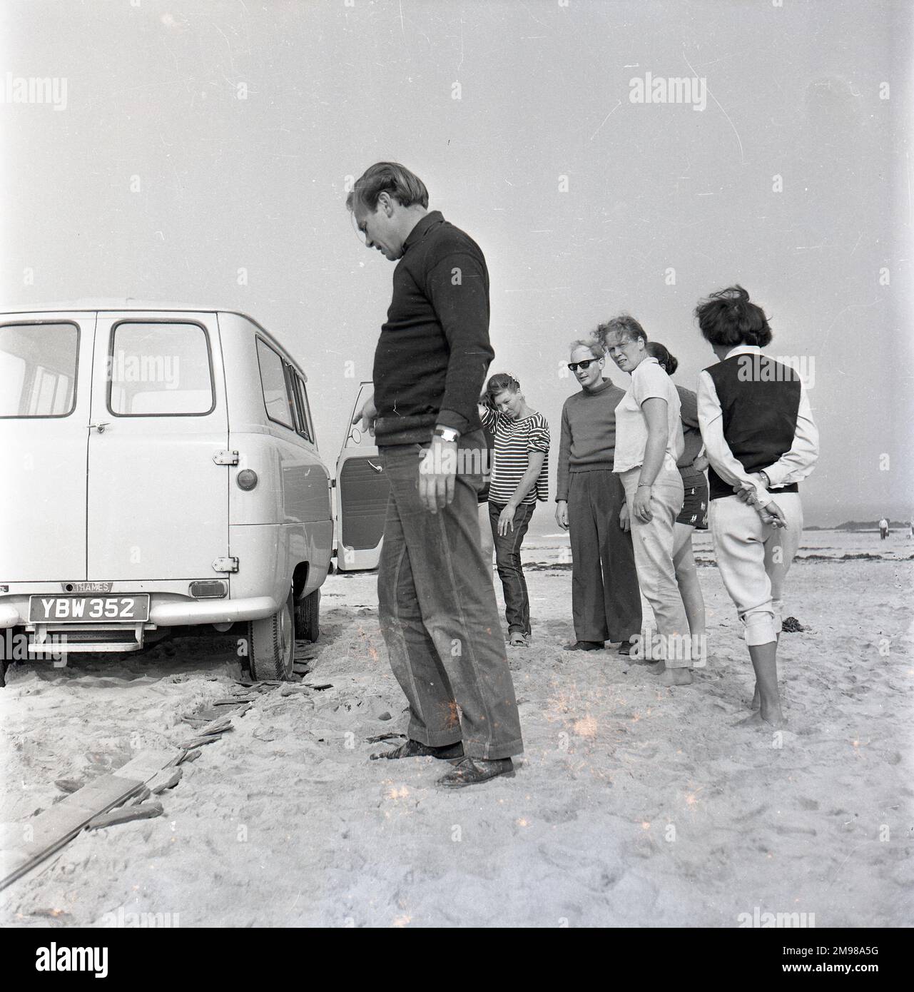 1950s historical people beach hi-res stock photography and images - Alamy