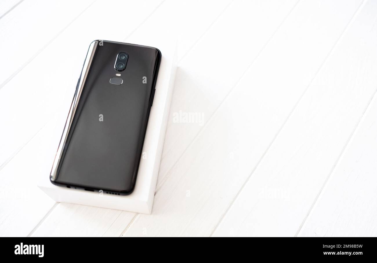 Black modern smartphone Stock Photo - Alamy