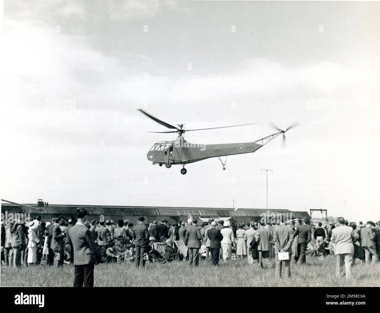 Sikorsky r 4 hi-res stock photography and images - Alamy