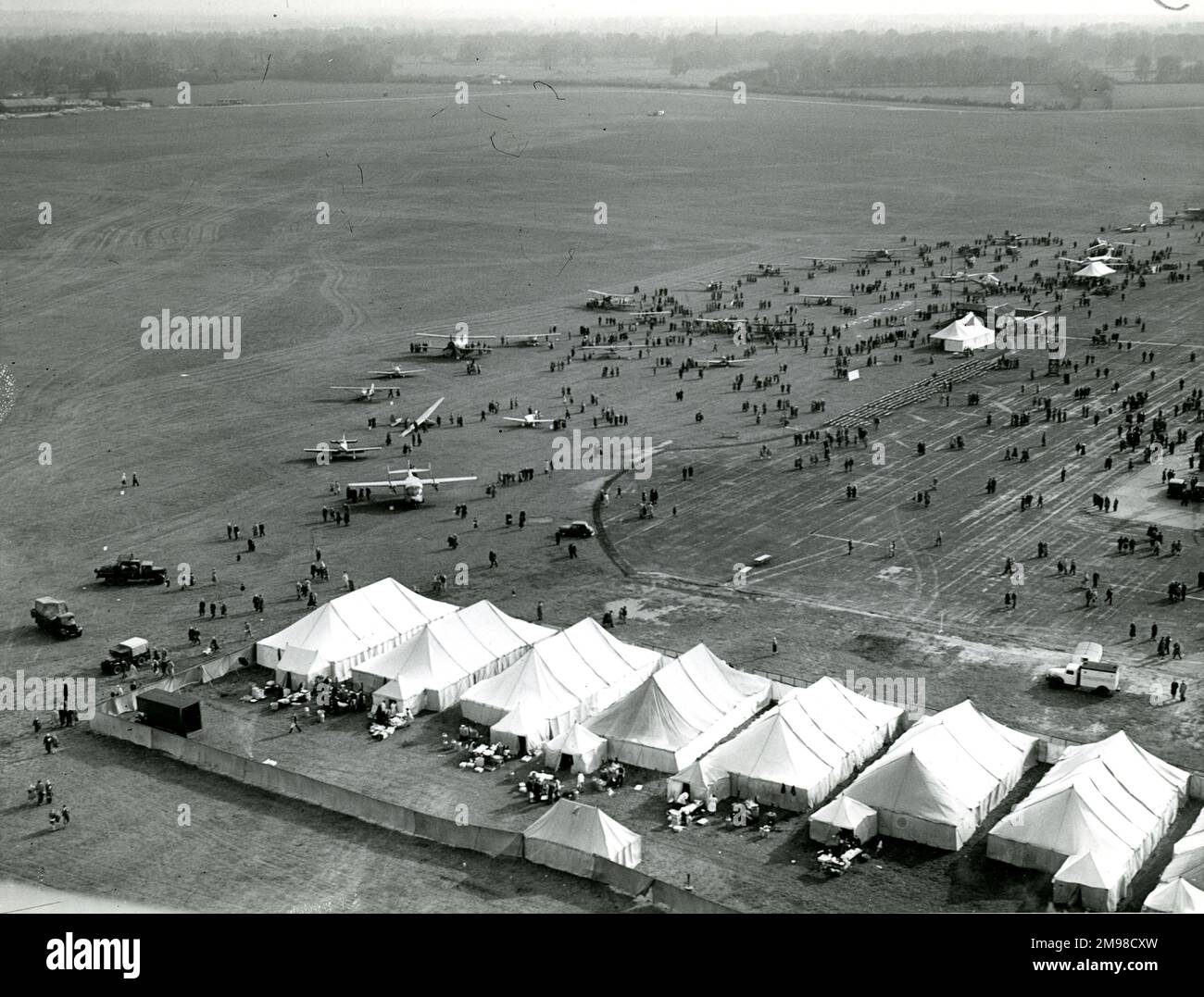 The 1951 Royal Aeronautical Society Garden Party at White Waltham ...