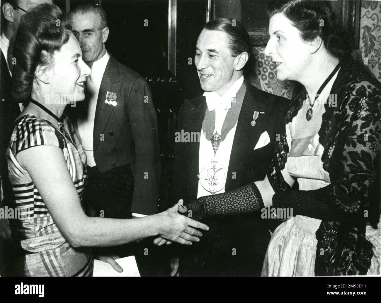 The Royal Aeronautical Society held a dinner at No.4 Hamilton Place in 1949 to celebrate the ...
