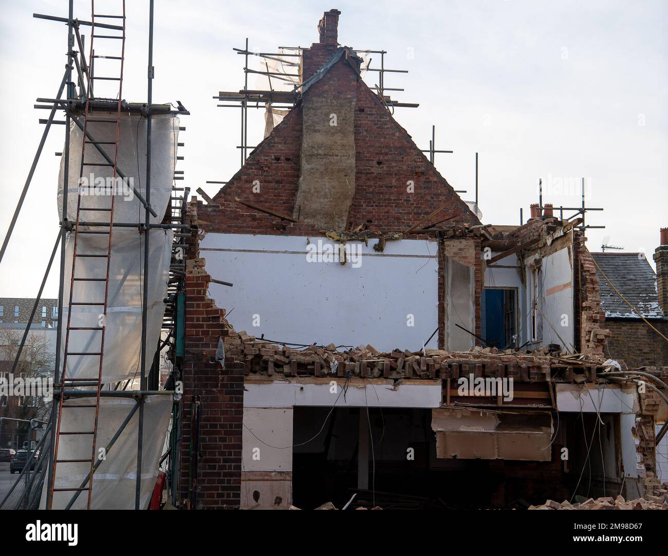 Slough, Berkshire, UK. 14th December, 2022. The former Rising Sun pub ...