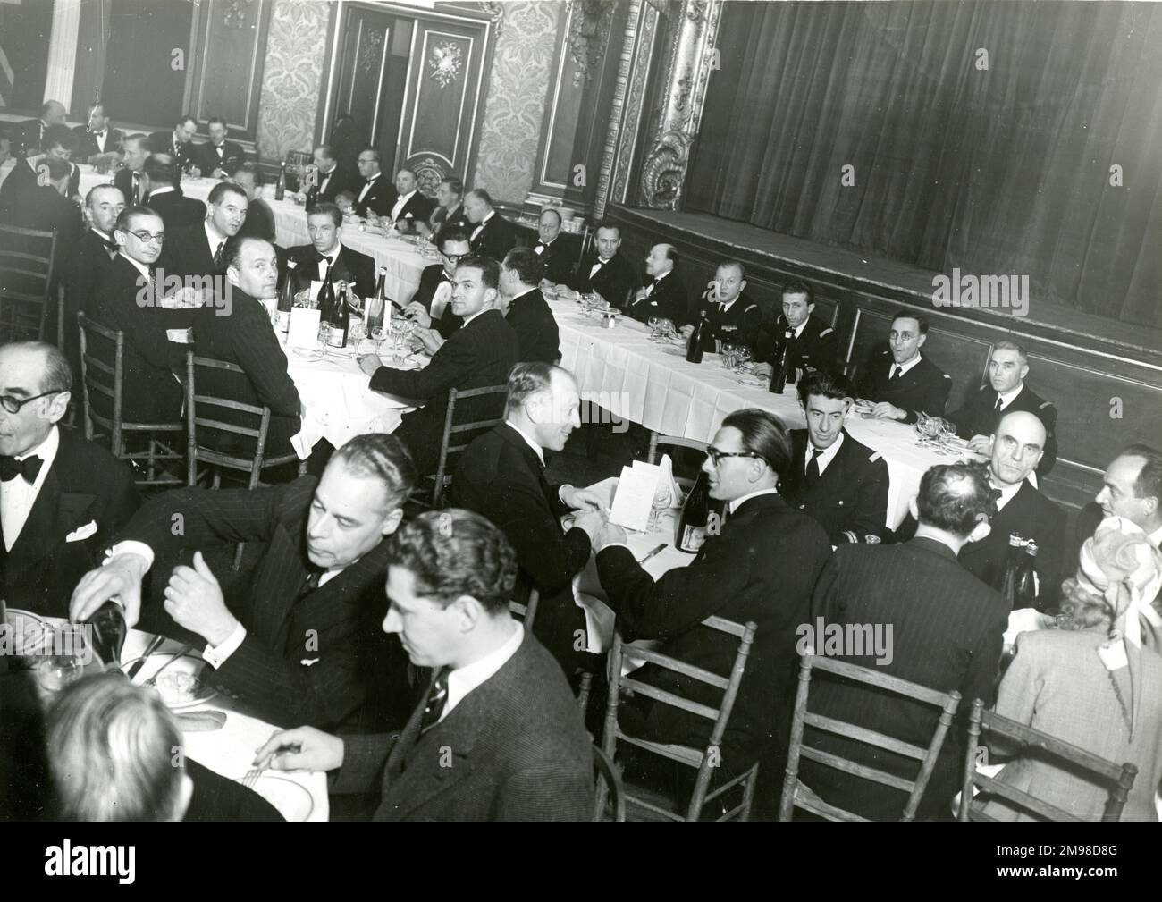 Guests at the first Louis Bl‚riot Lecture on 12 May 1948 in a lecture ...