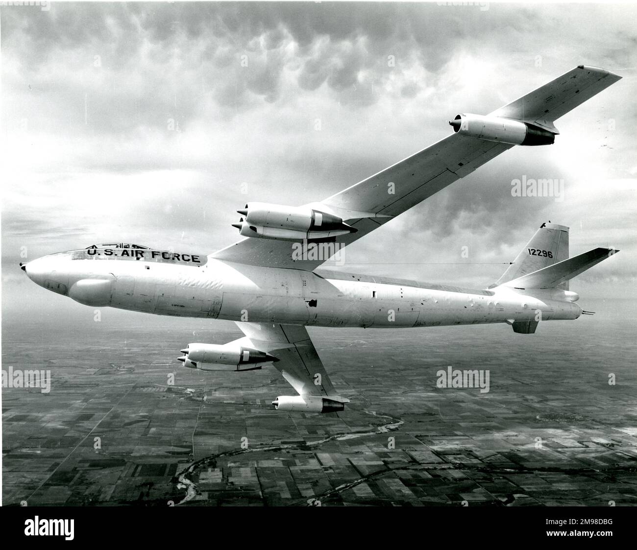 Boeing B-47B Stratojet, 51-2296, in anti-radiation finish Stock Photo ...