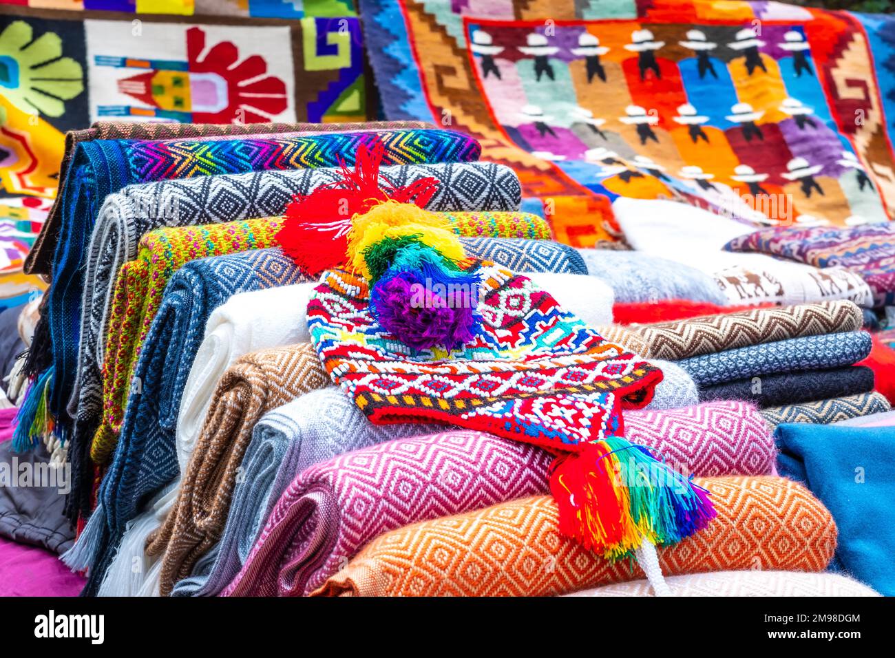 Colorful peruvian blankets hi-res stock photography and images - Alamy
