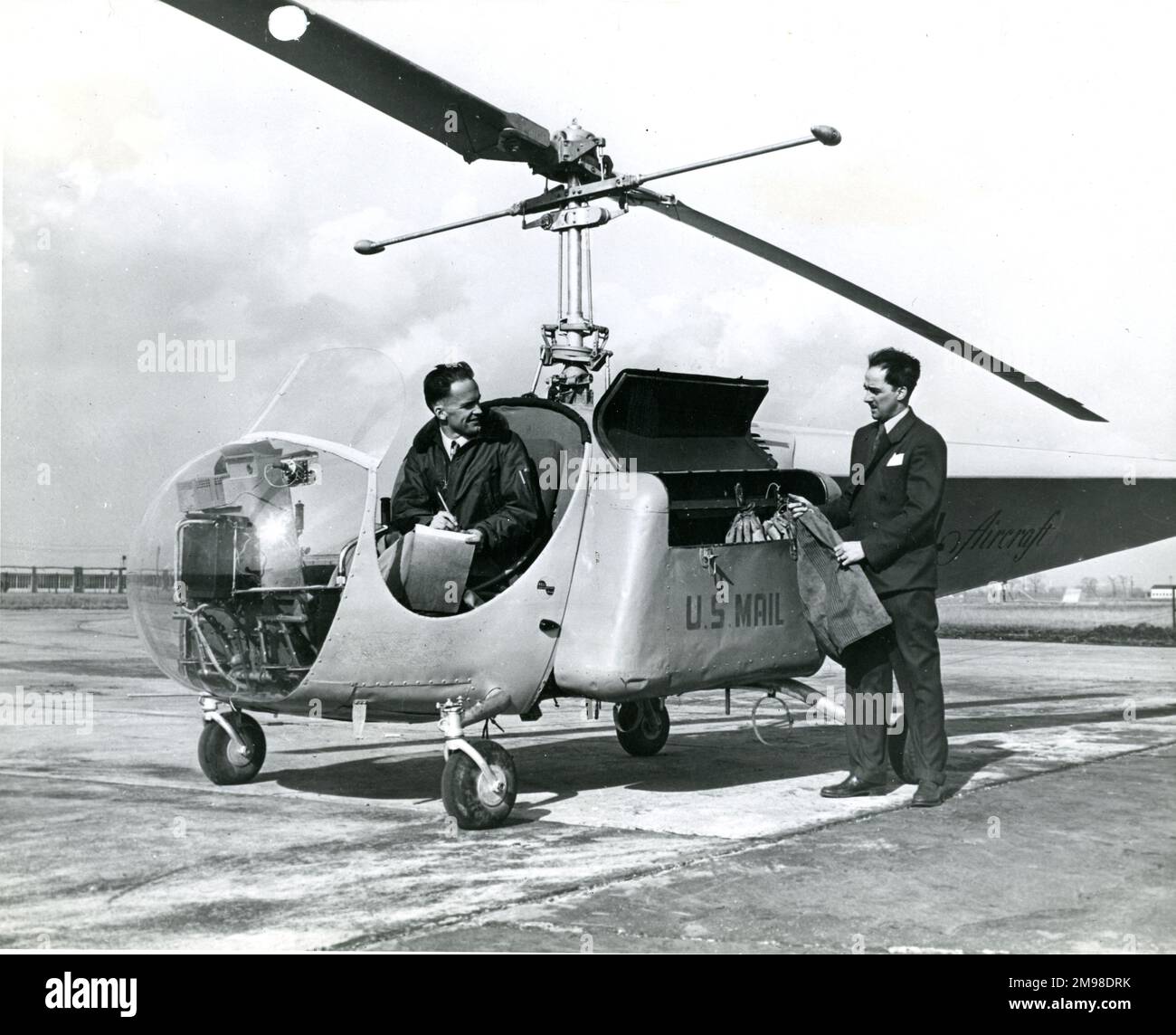 Bell Model 47B-3 Airmailer Stock Photo - Alamy
