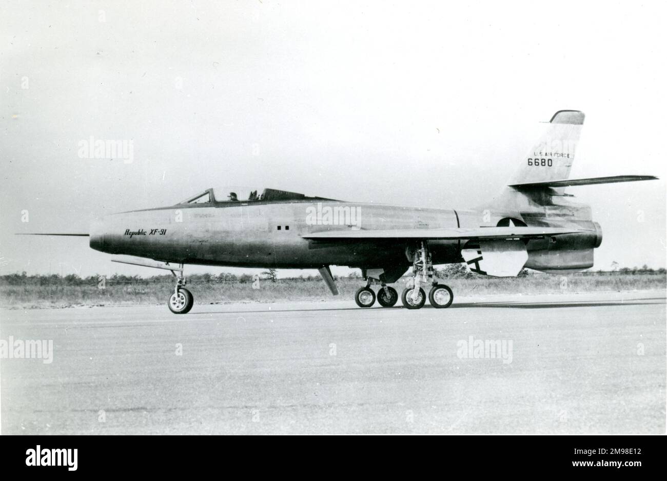The first Republic XF-91 Thunderceptor, 46-680 Stock Photo - Alamy