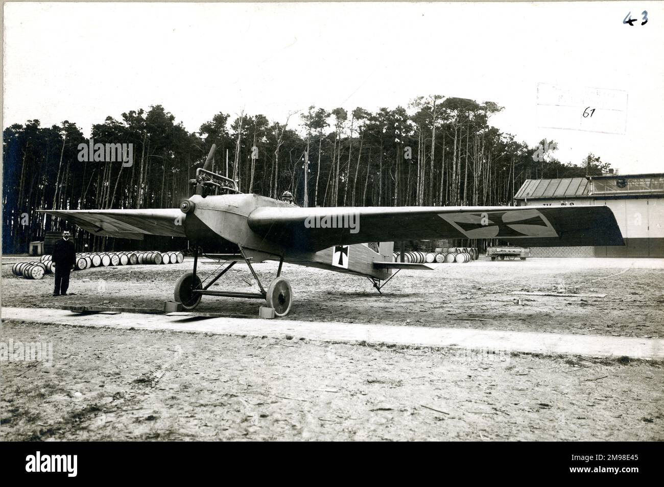 Metal planes hi-res stock photography and images - Alamy