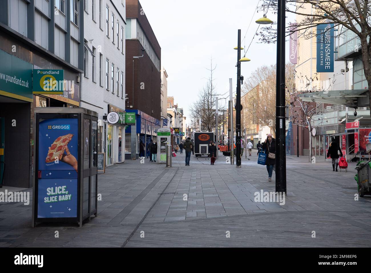 Slough, Berkshire, UK. 14th December, 2022. A quiet day in Slough High ...