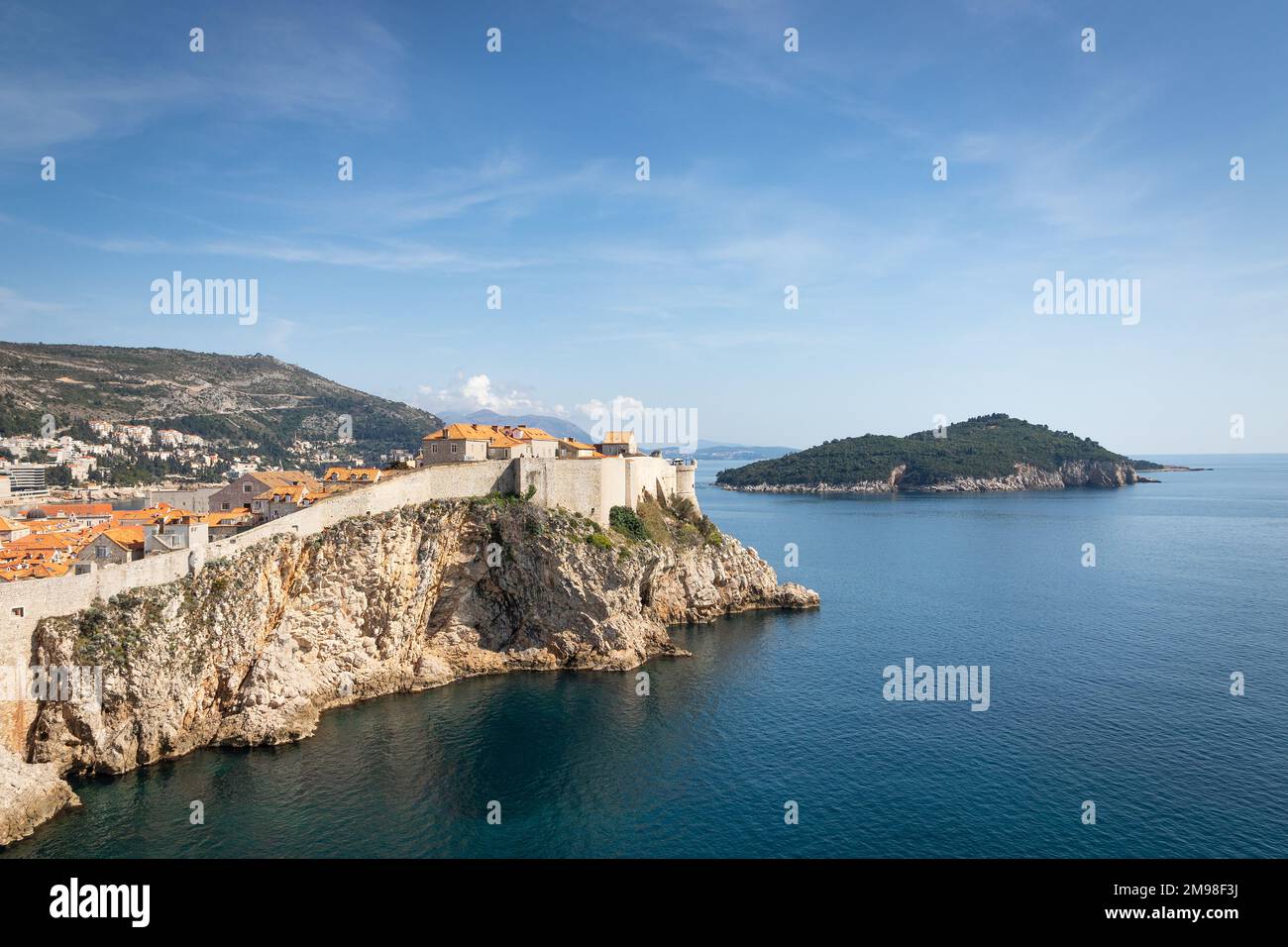 Cliff medieval city walls dubrovnik hi-res stock photography and images ...