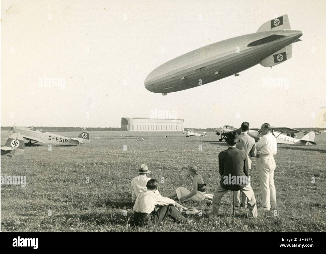Hindenburg airship hi-res stock photography and images - Alamy