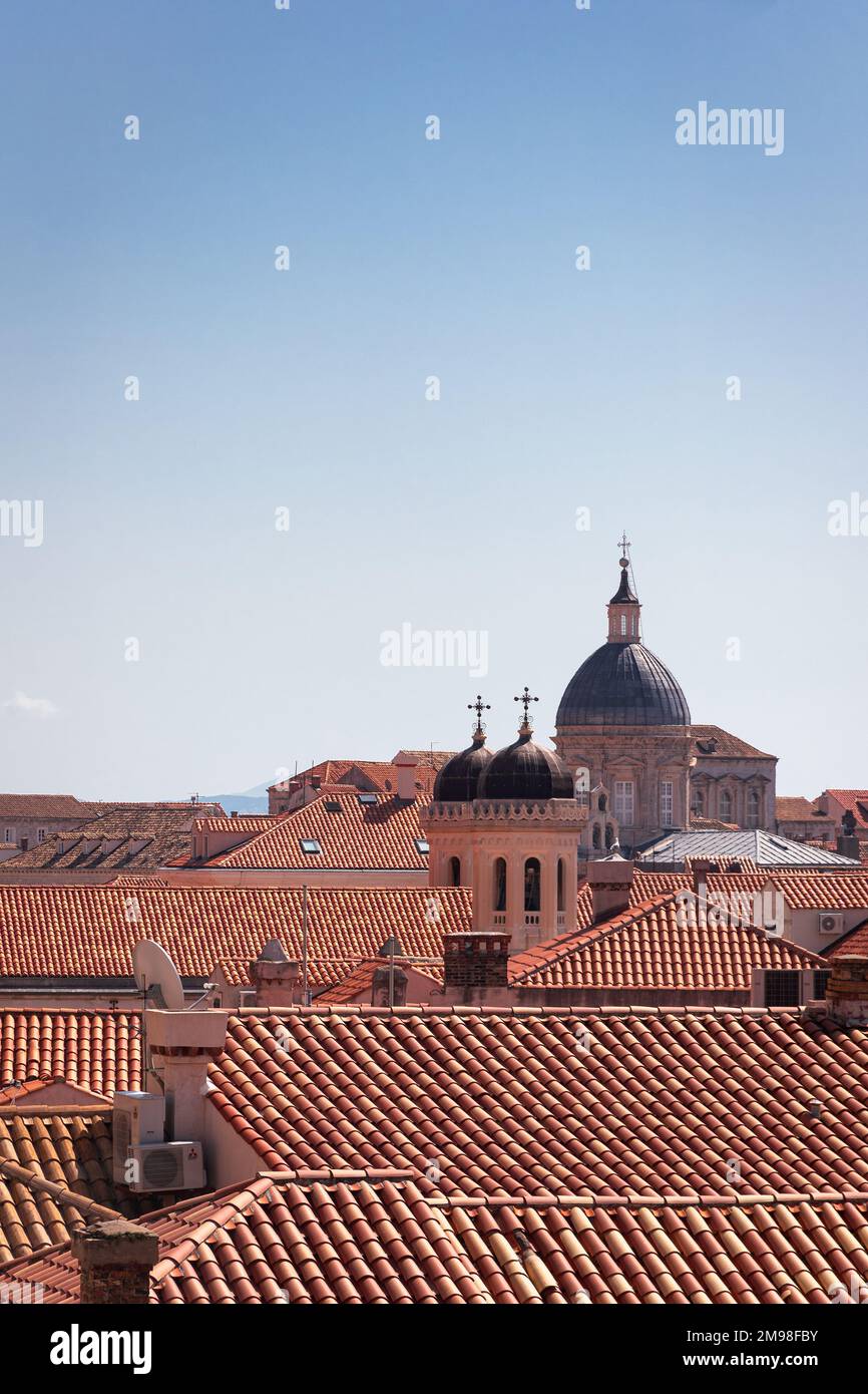 Rooftops old town wall hi-res stock photography and images - Alamy
