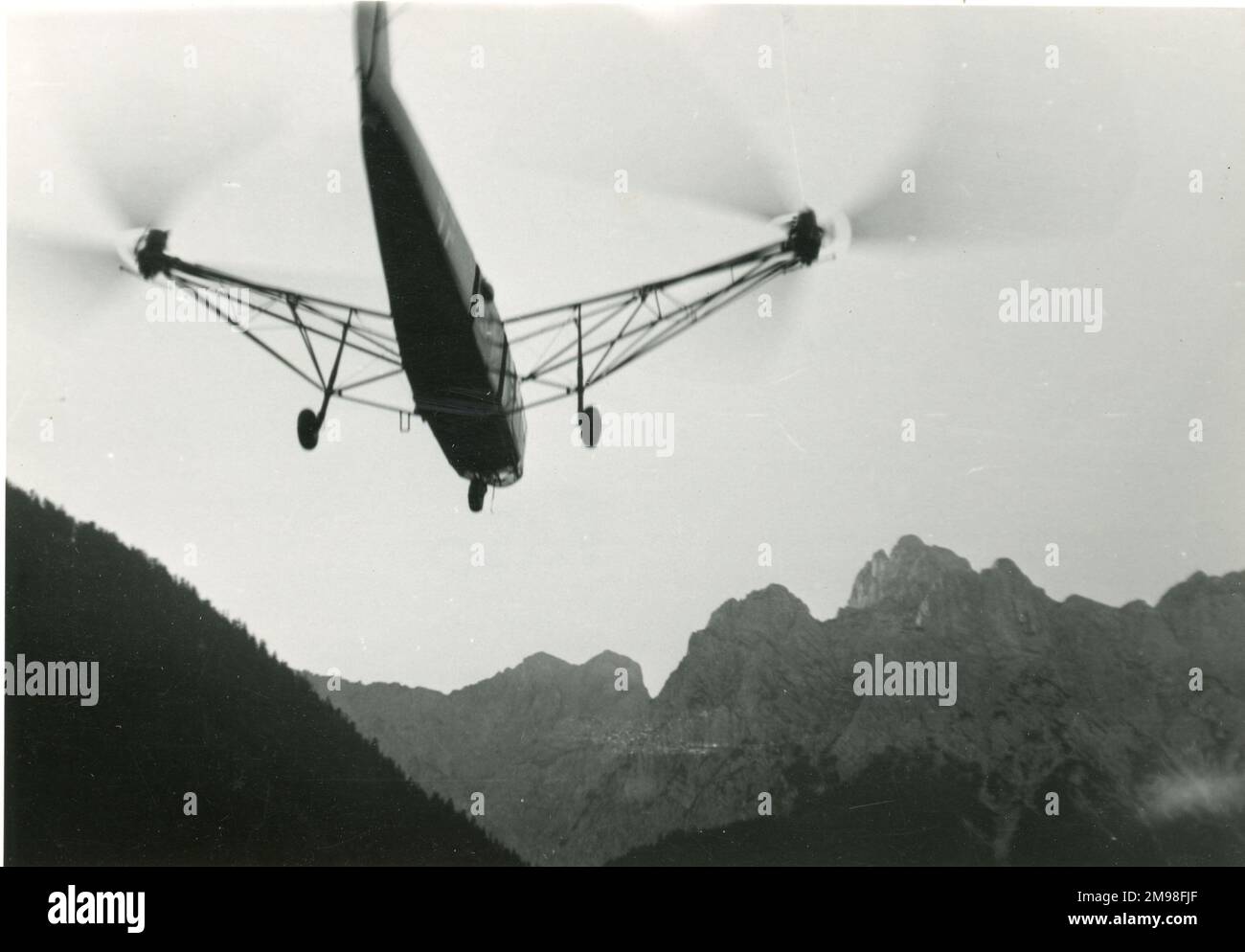 Focke Achgelis Fa223 Drache (Dragon) during mountain tests in 1944 ...