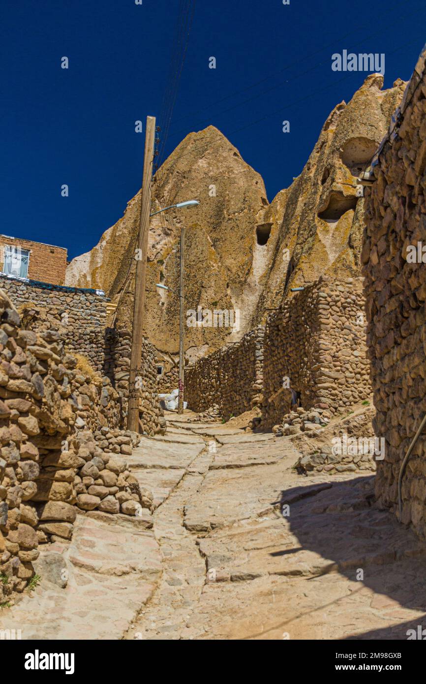 Cave cliff village Kandovan, Iran Stock Photo - Alamy