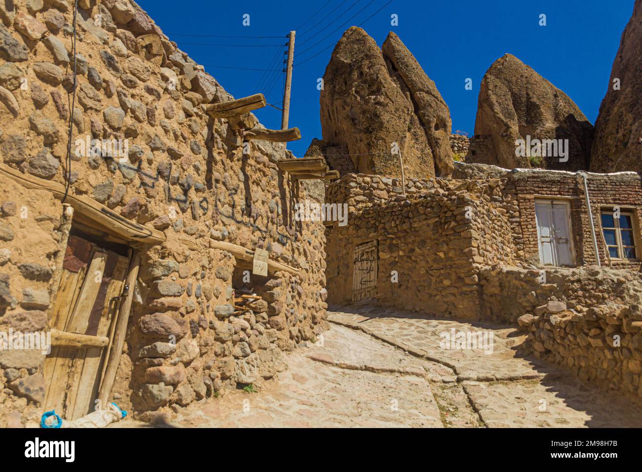 Cave cliff village Kandovan, Iran Stock Photo - Alamy