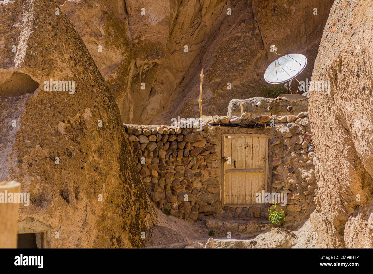 Iran cave dwellings hi-res stock photography and images - Alamy