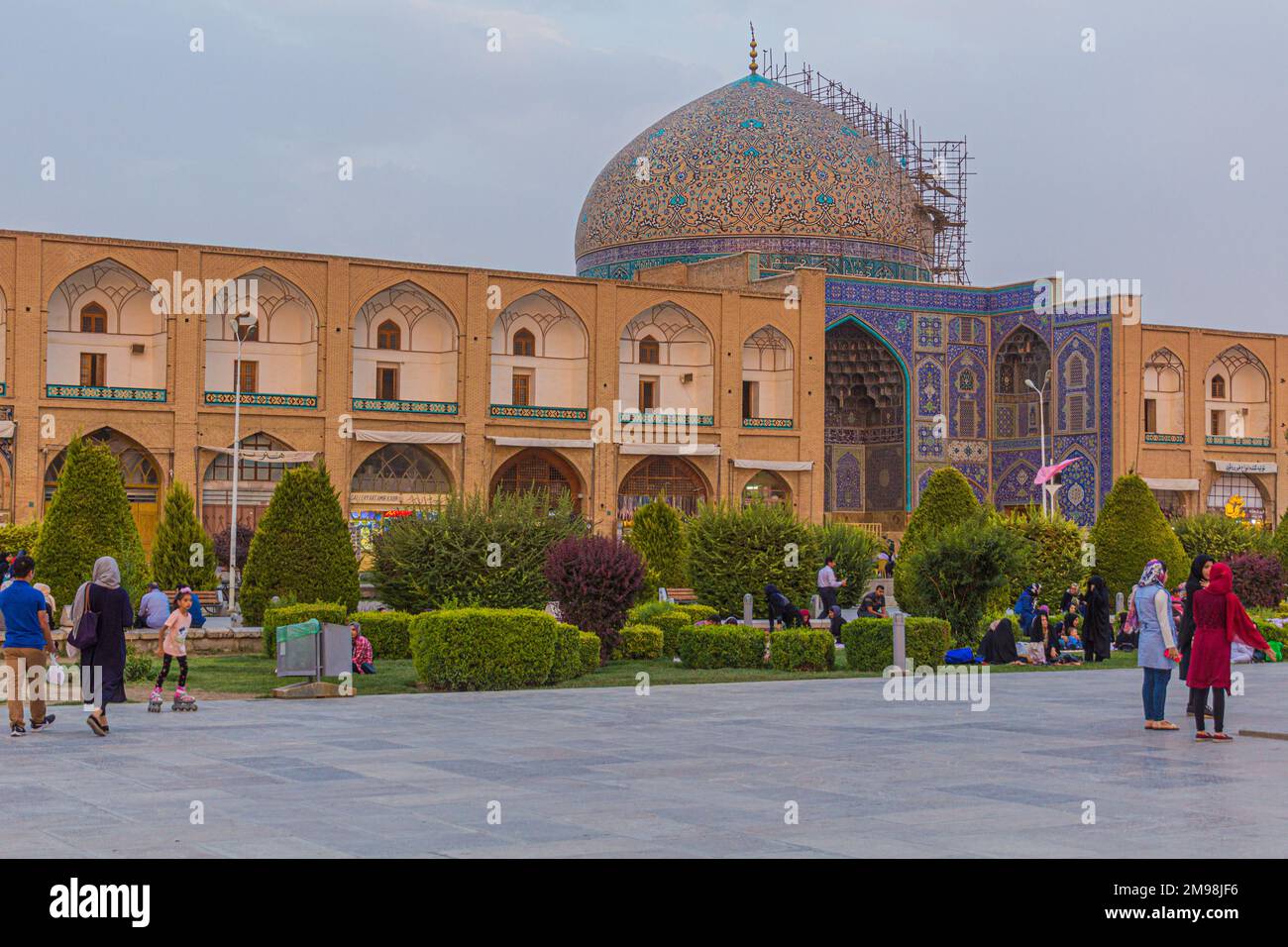 City skyline isfahan iran hi-res stock photography and images - Alamy