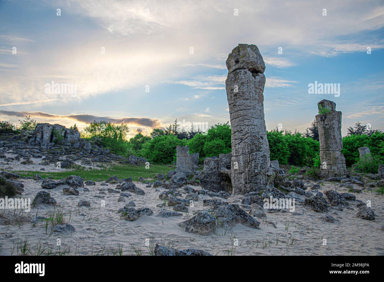 Stone ruins in the desert Stock Photo - Alamy