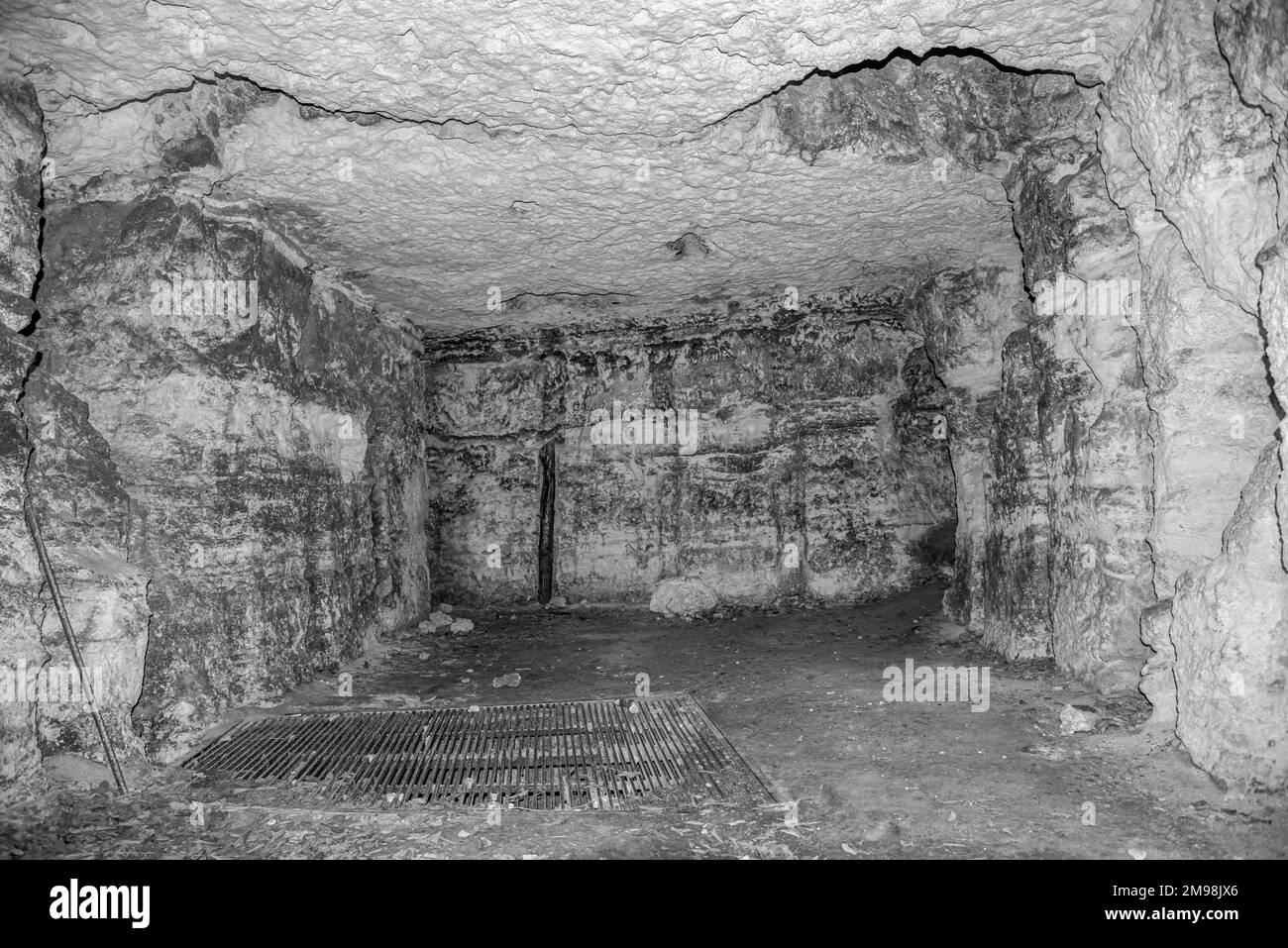 Underground catacombs Black and White Stock Photos & Images - Alamy