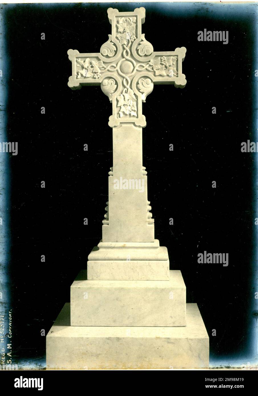 Osborne cross hi-res stock photography and images - Alamy