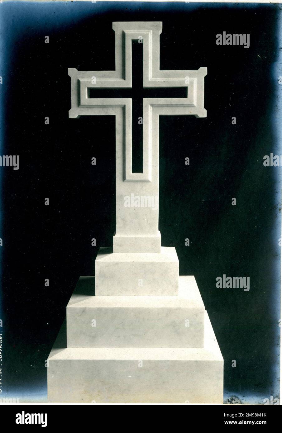 Funerary Monument - Plain Cross Stock Photo - Alamy