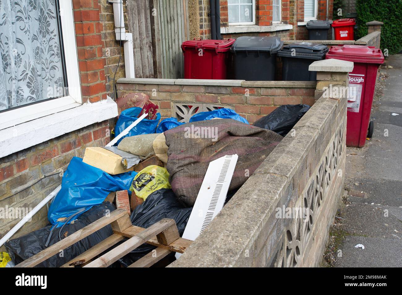Slough, Berkshire, UK. 3rd October, 2022. Fly tipping in residential ...
