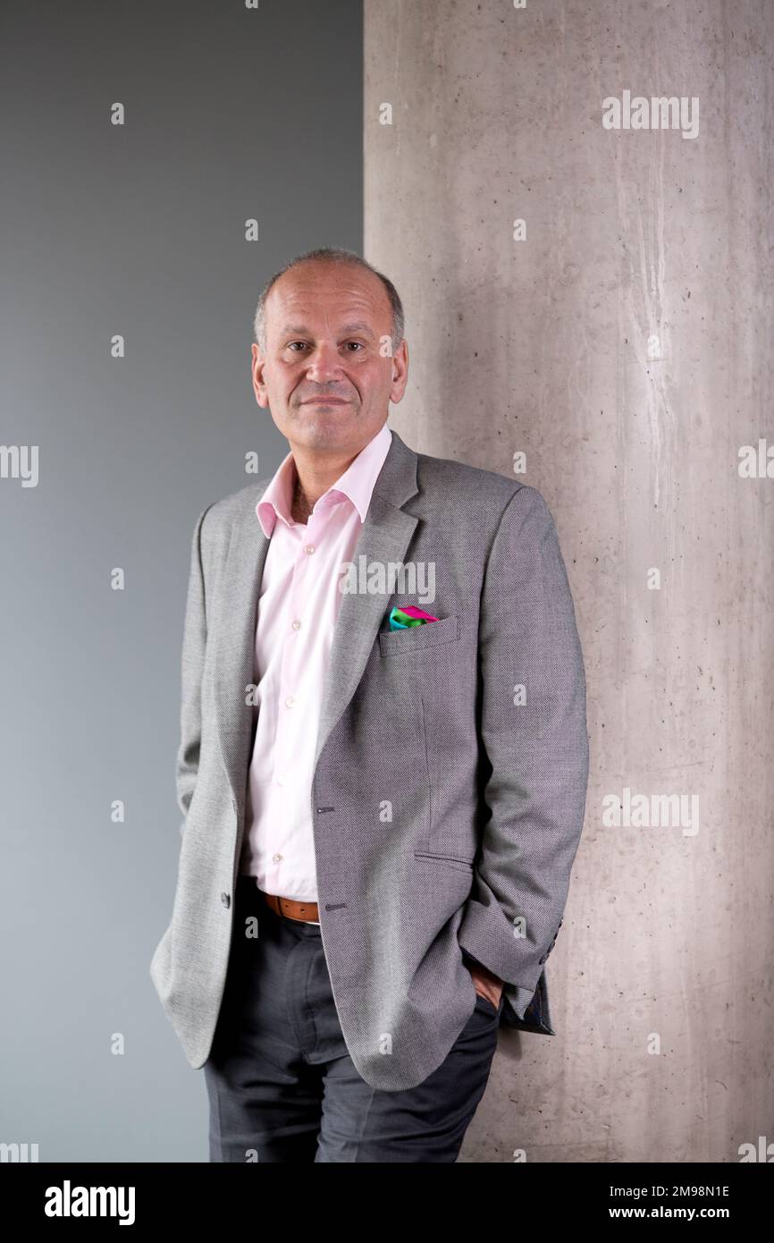 Doug richard posed hi-res stock photography and images - Alamy