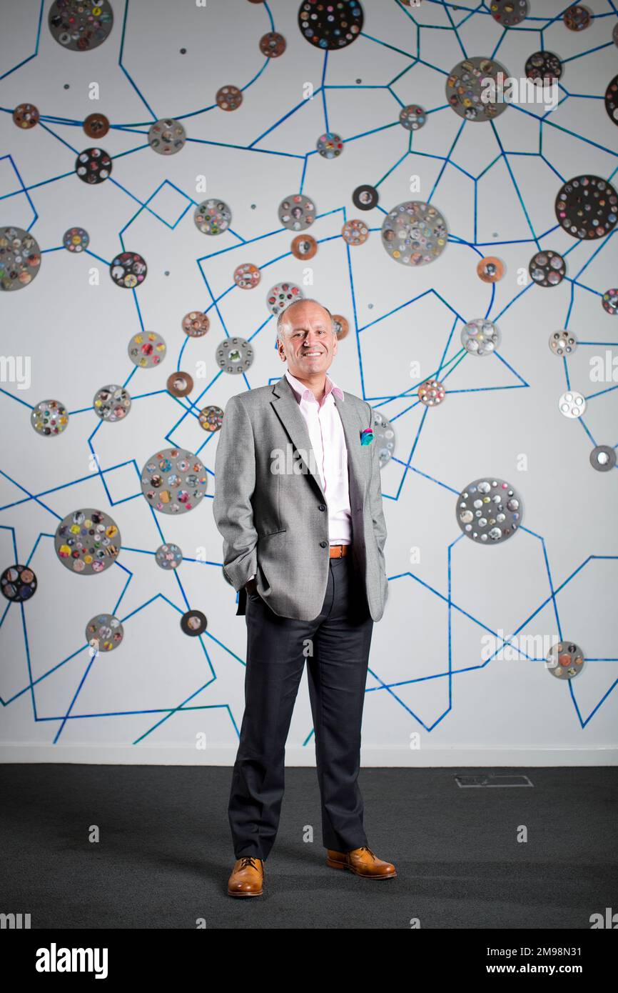 Doug richard dragons den hi-res stock photography and images - Alamy