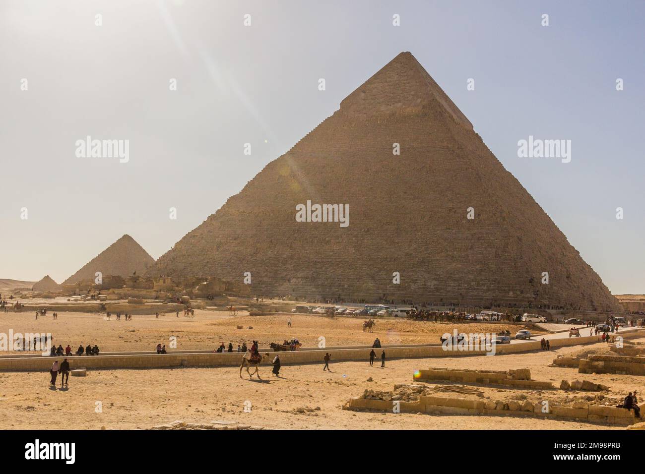 In front of pyramids hi-res stock photography and images - Alamy