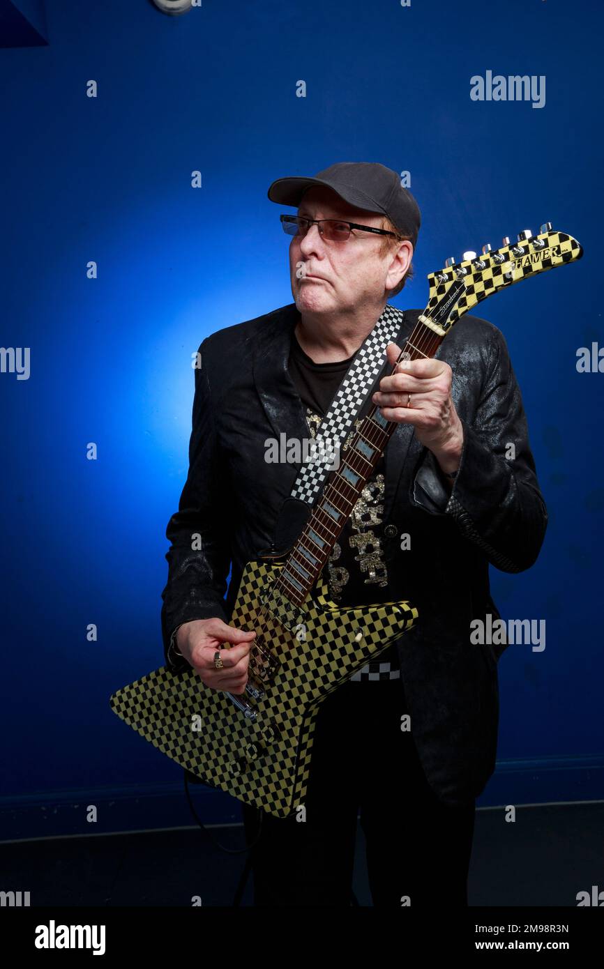 Rick nielsen guitar hi-res stock photography and images - Alamy