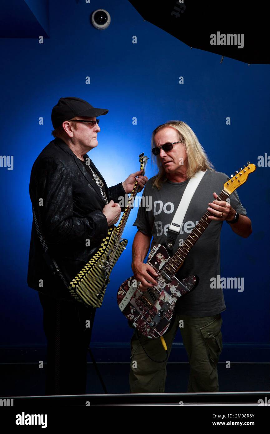 Robin zander rickenbacker guitar hi-res stock photography and images ...