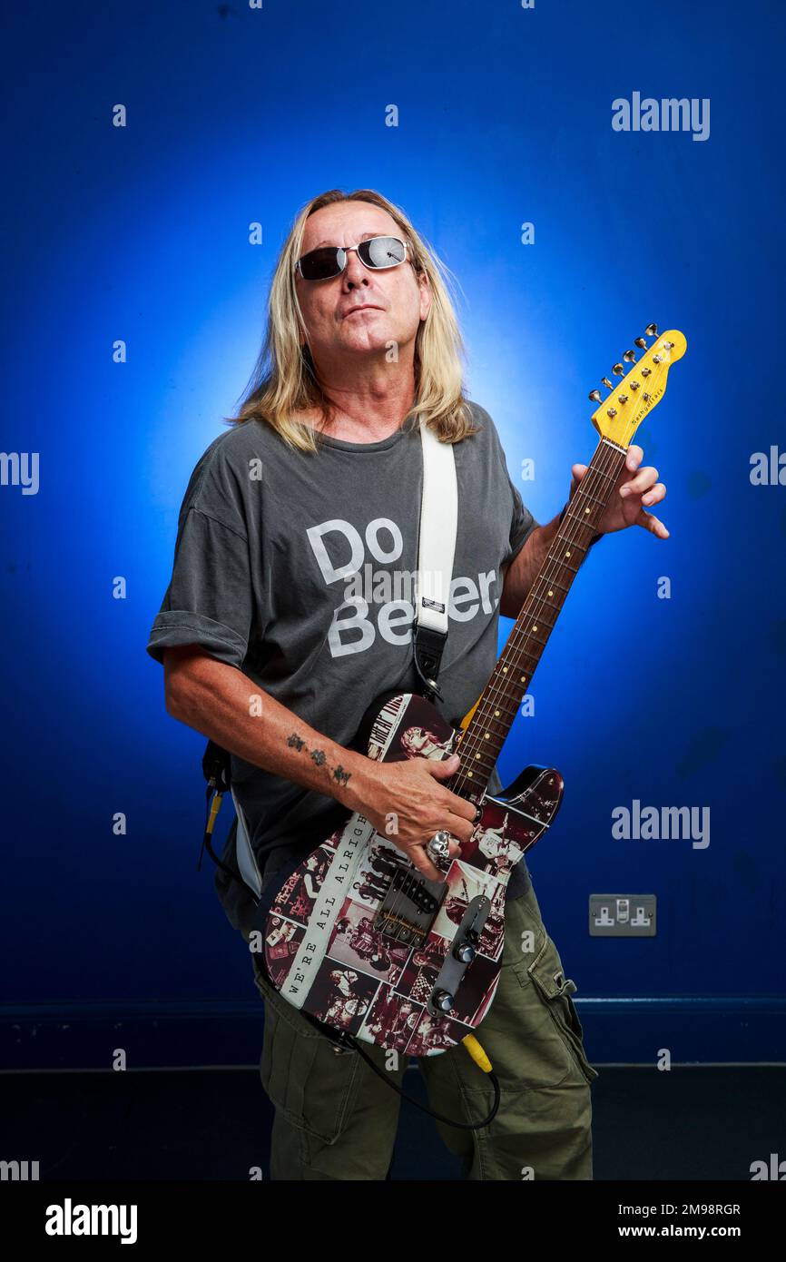 Rickenbacker robin zander hi-res stock photography and images - Alamy