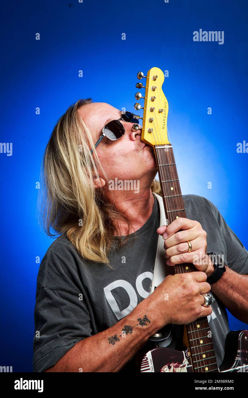 Rickenbacker robin zander hi-res stock photography and images - Alamy