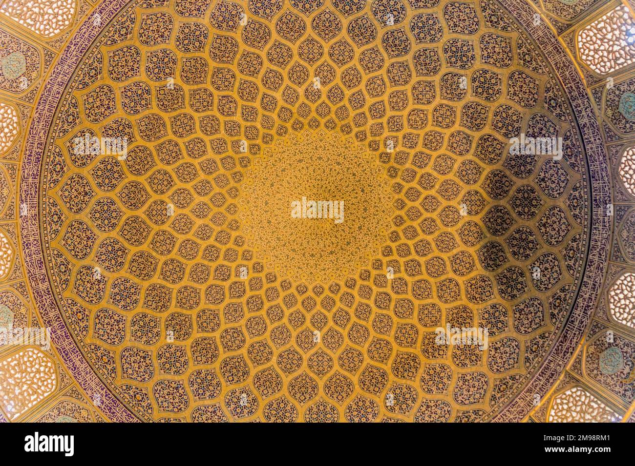 Dome of Sheikh Lotfollah Mosque in Isfahan, Iran Stock Photo - Alamy