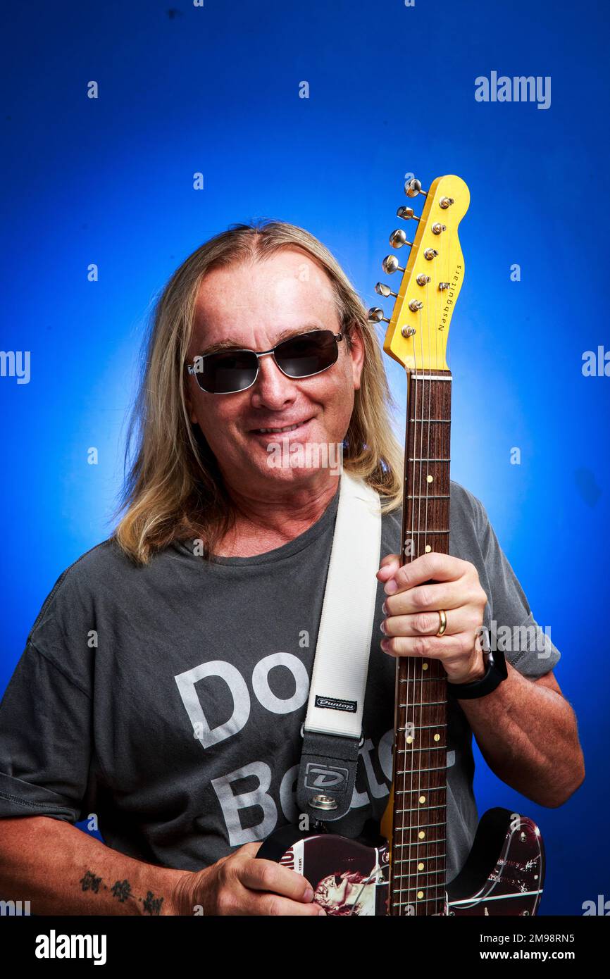 Robin zander rickenbacker hi-res stock photography and images - Alamy