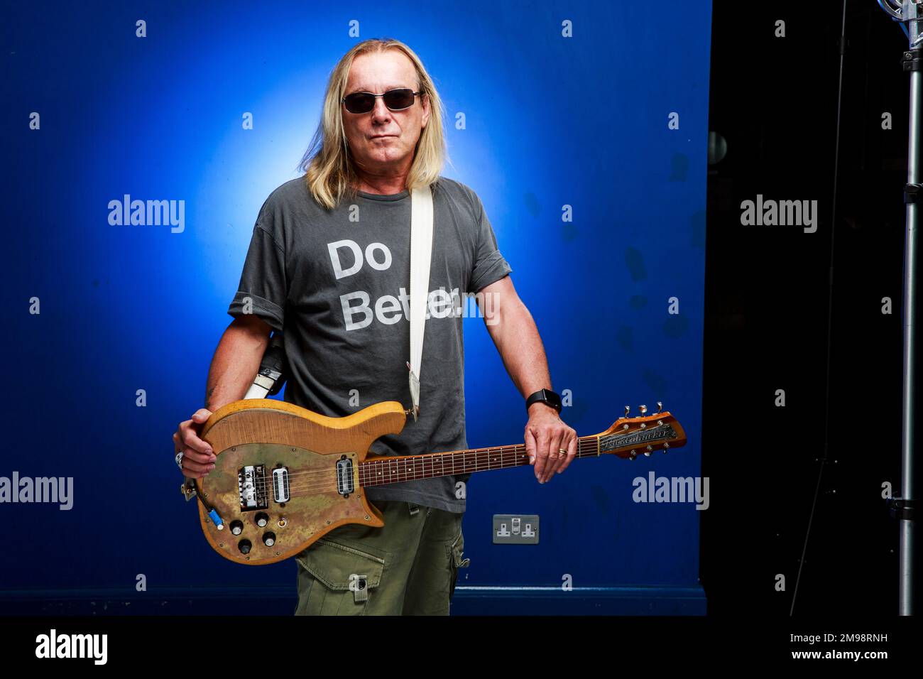 Robin zander rickenbacker hi-res stock photography and images - Alamy