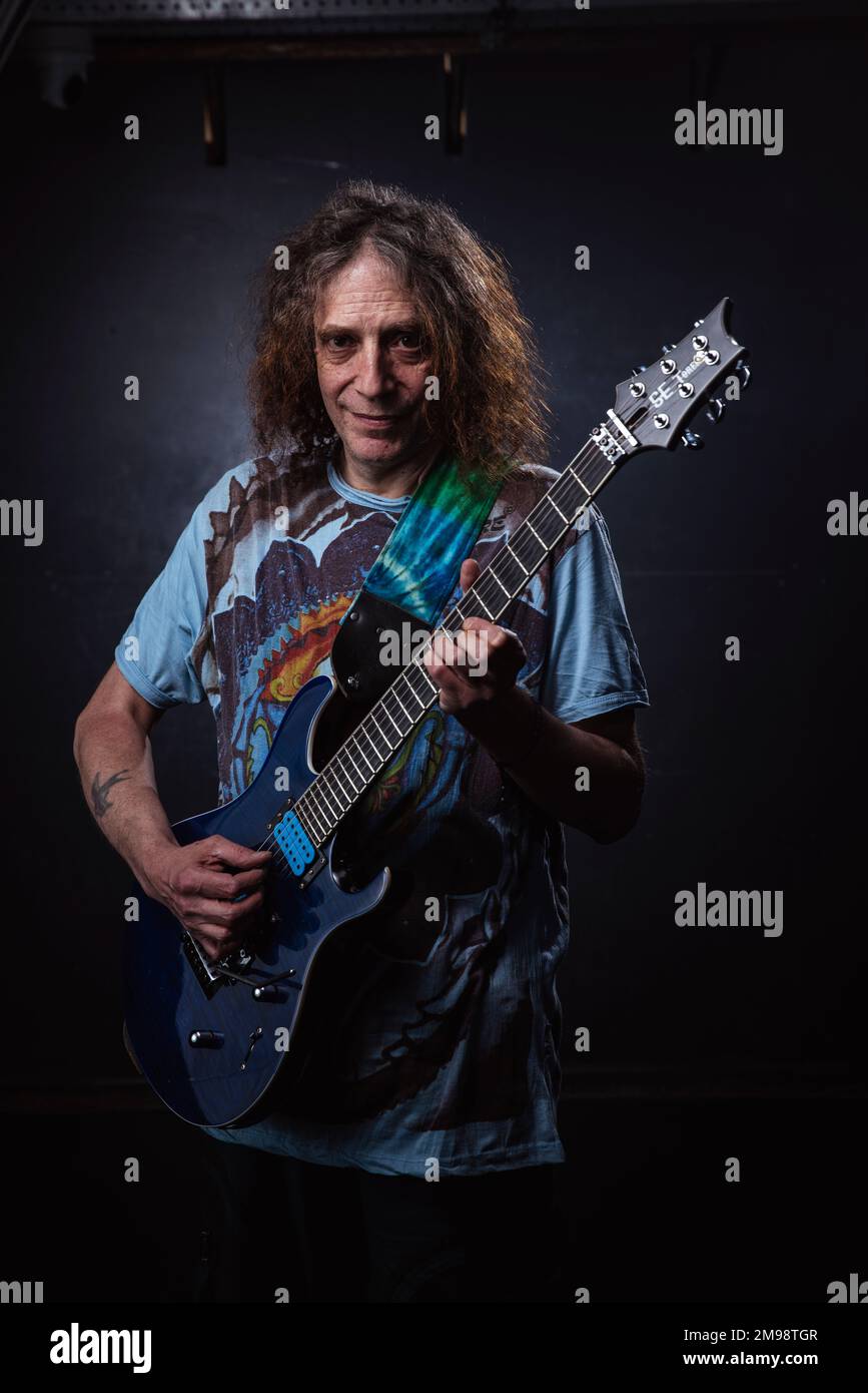 Edward wynne guitar hi-res stock photography and images - Alamy