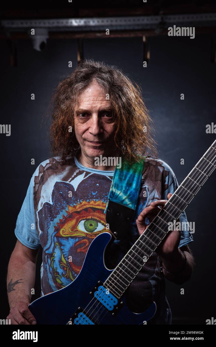 Edward wynne guitar hi-res stock photography and images - Alamy