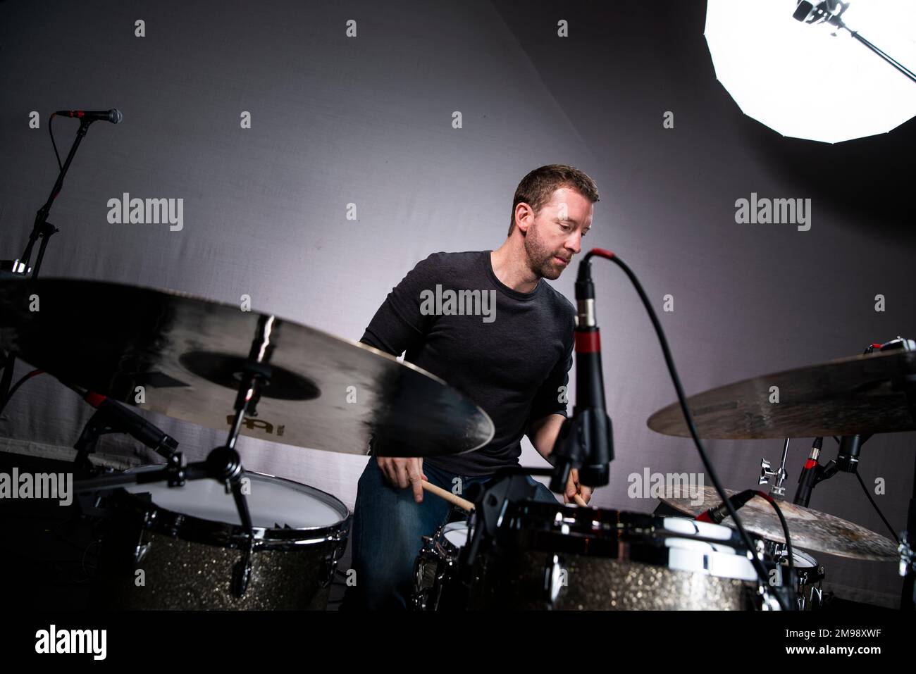 Mike johnston drums hi-res stock photography and images - Alamy
