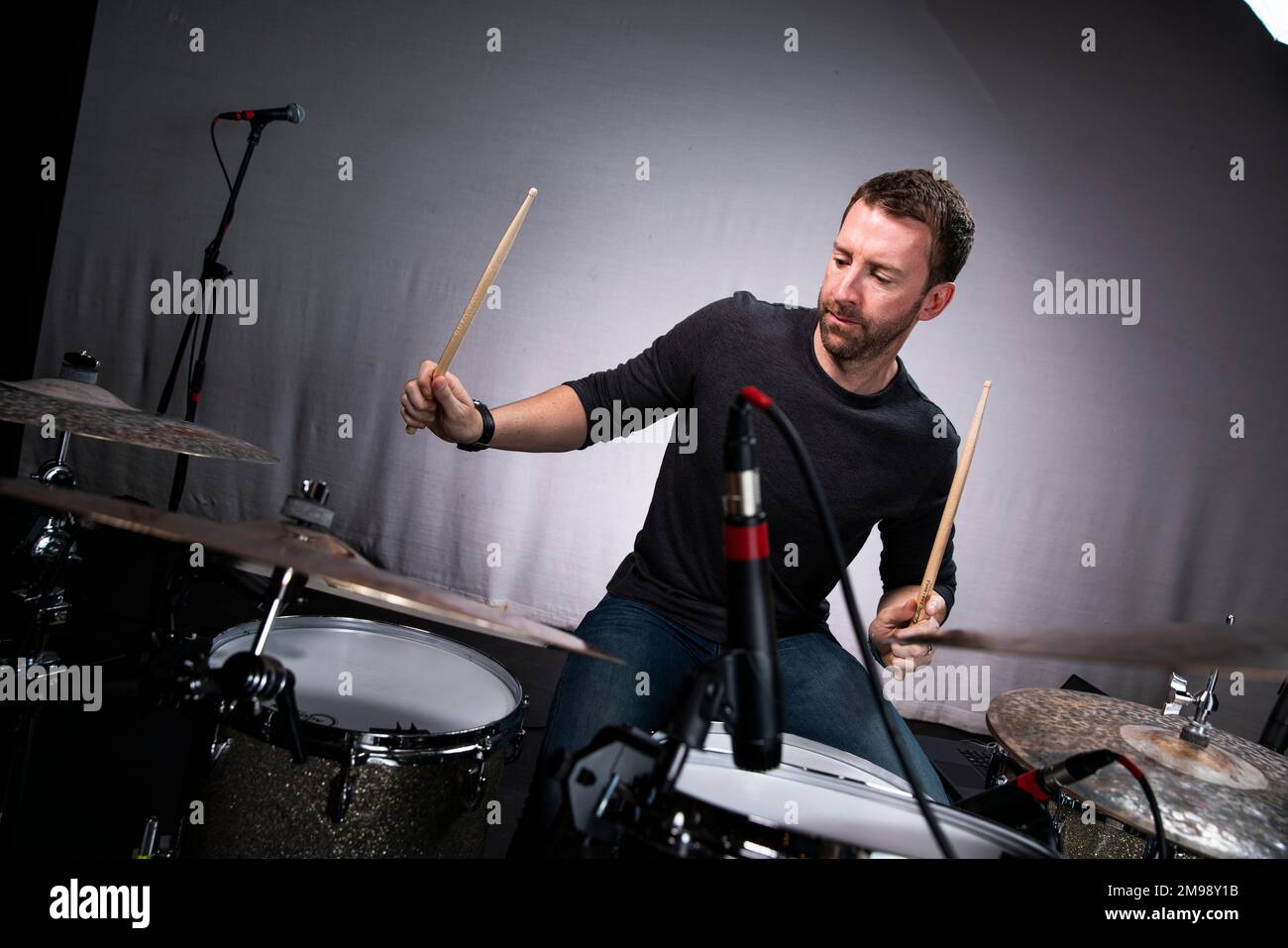Mike johnston drums hi-res stock photography and images - Alamy