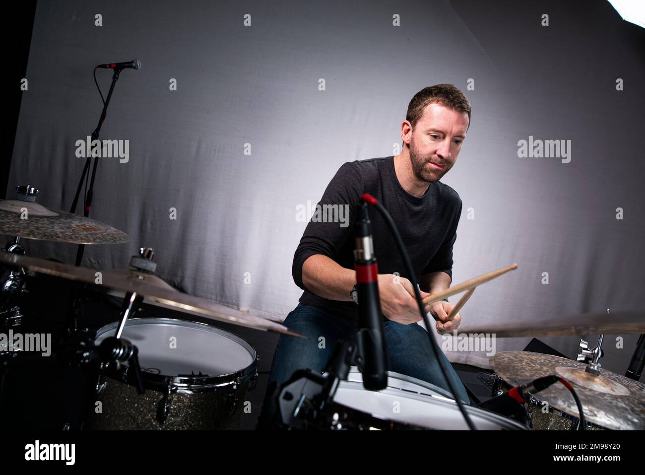 Mike johnston drums hi-res stock photography and images - Alamy