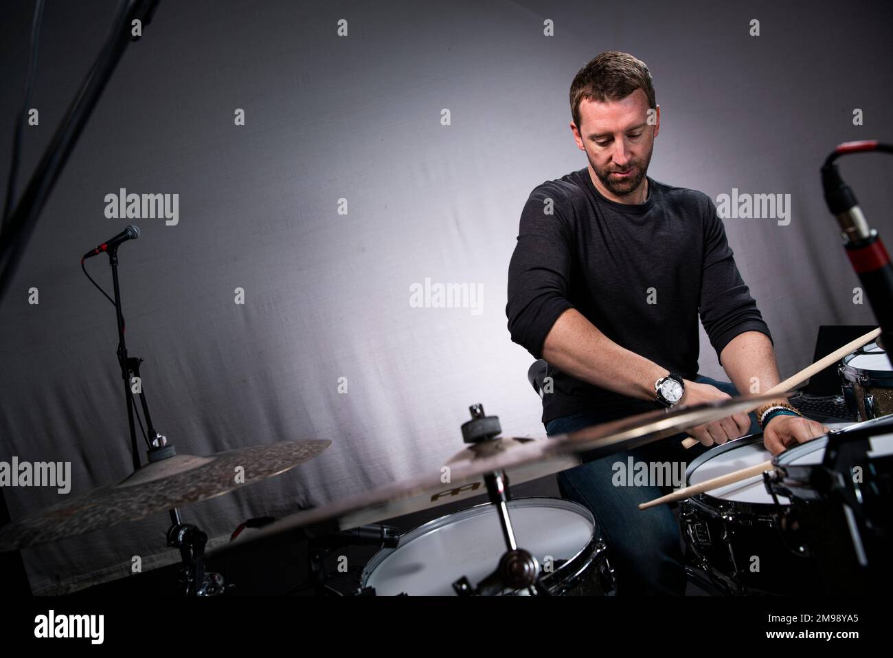 Mike johnston drums hi-res stock photography and images - Alamy