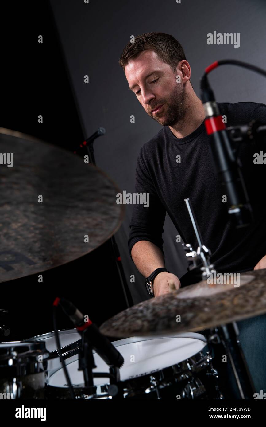 Mike johnston drum kit on stage hi-res stock photography and images - Alamy