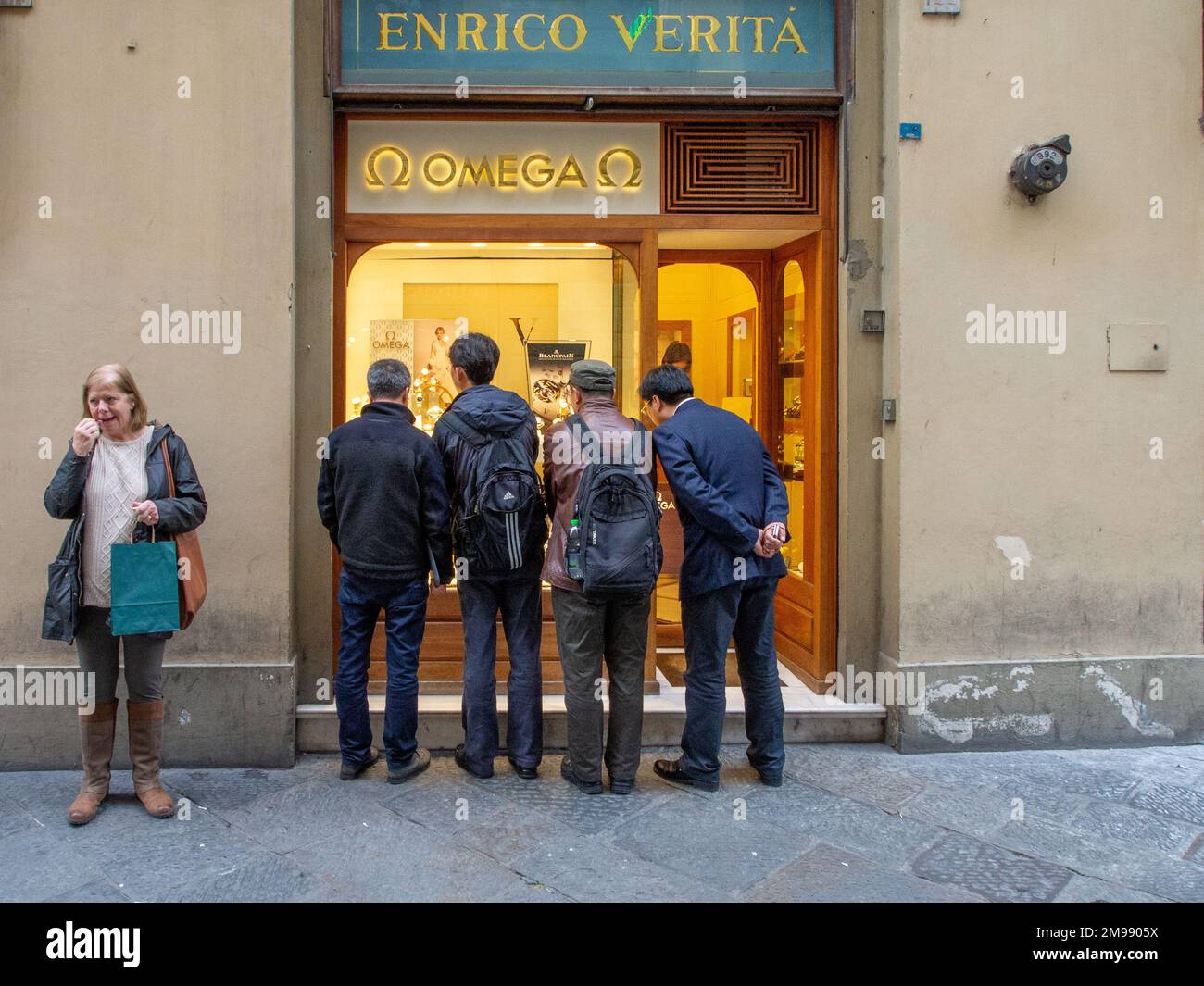 Shopping in Florence Italy Stock Photo - Alamy