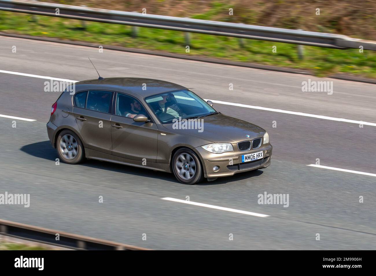 Bmw 1 series se 2006 cars hi-res stock photography and images - Alamy