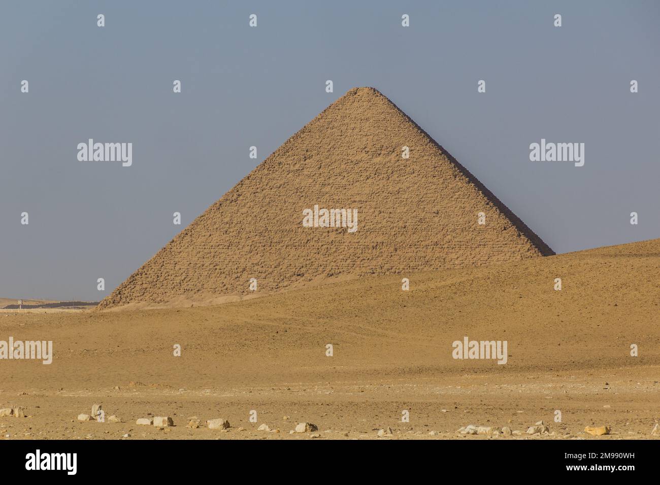 Red Pyramid in Dahshur, Egypt Stock Photo - Alamy